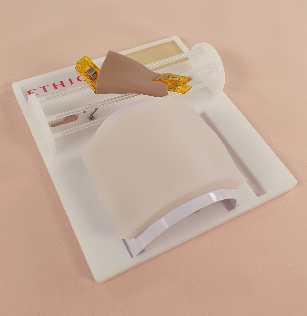 Knot Tying & Suture Trainer - SINI Medical Simulation